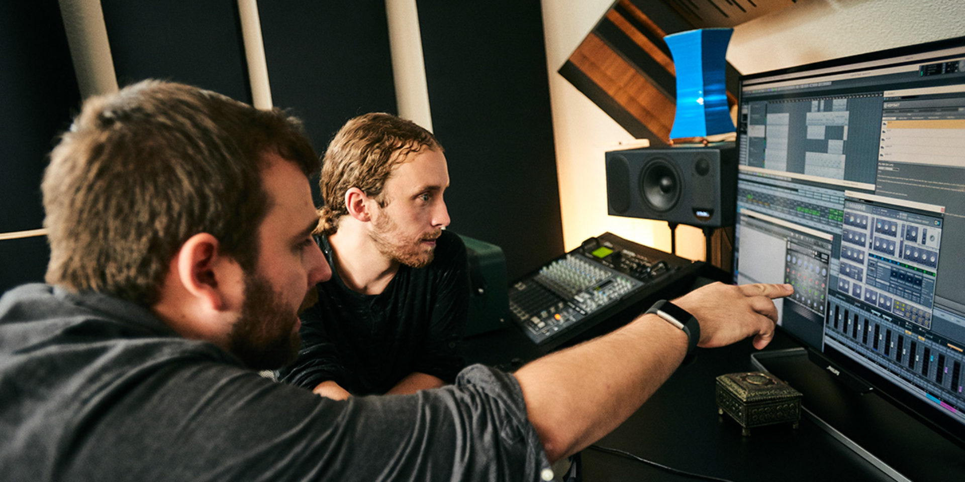 TesseracT: Processing, reassembling metal music | Native Instruments Blog