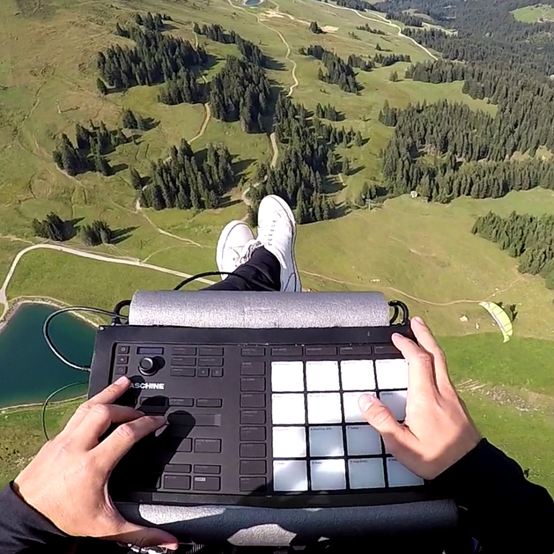 Watch: junk-E-cat makes beats from the sky | Native Instruments Blog