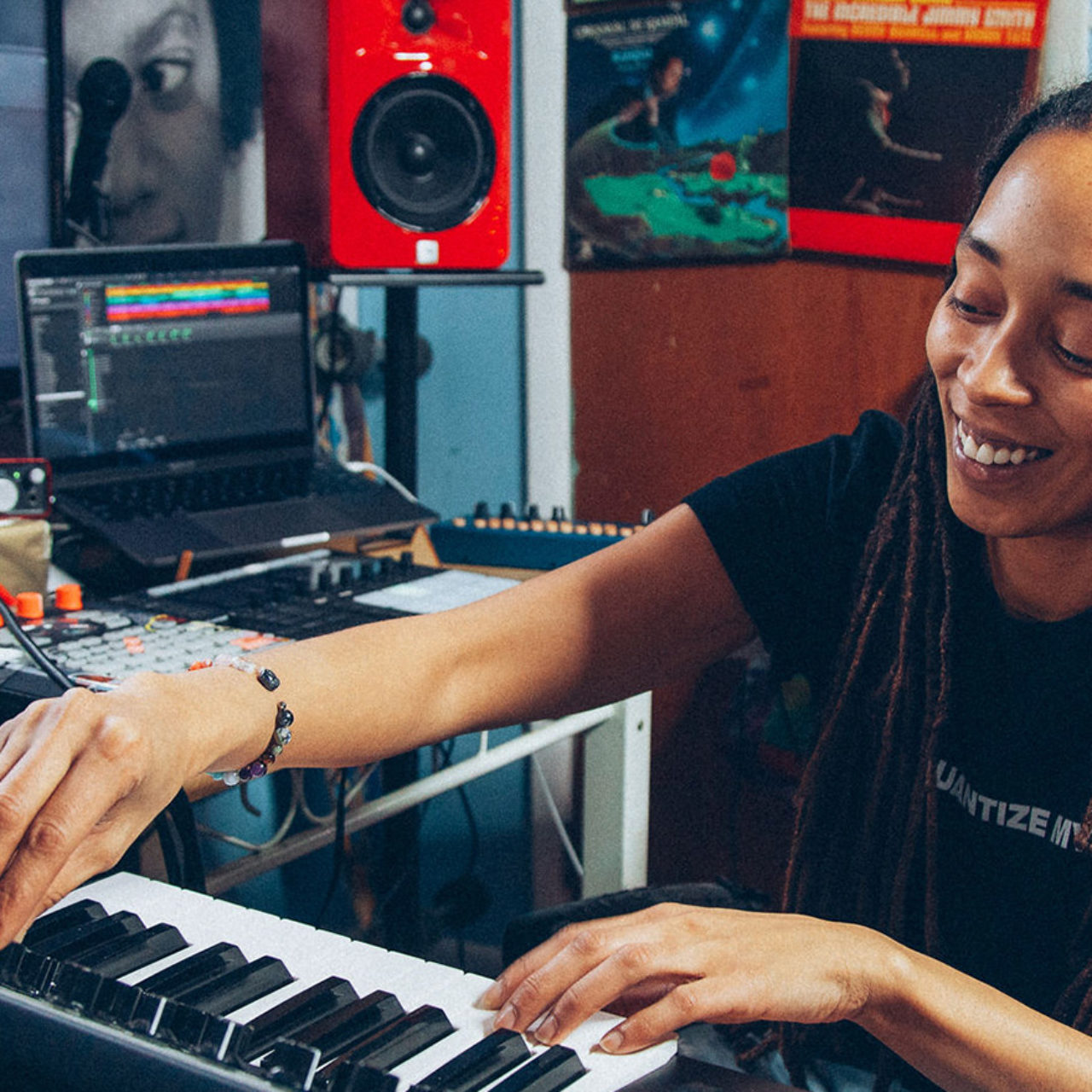 Syncing up with Sarah the !llstrumentalist | Native Instruments Blog