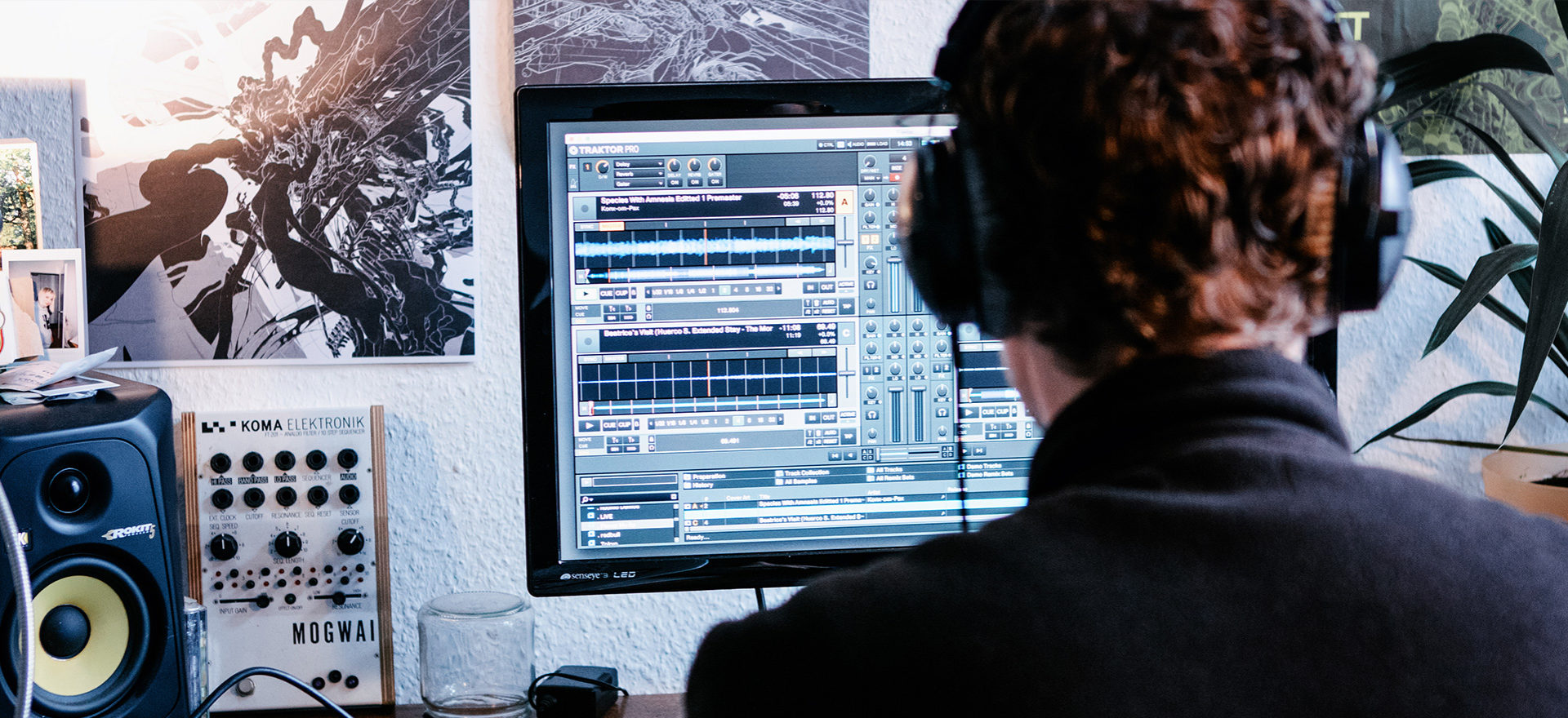Using TRAKTOR in the studio: How the DJ tool is used to make beats ...