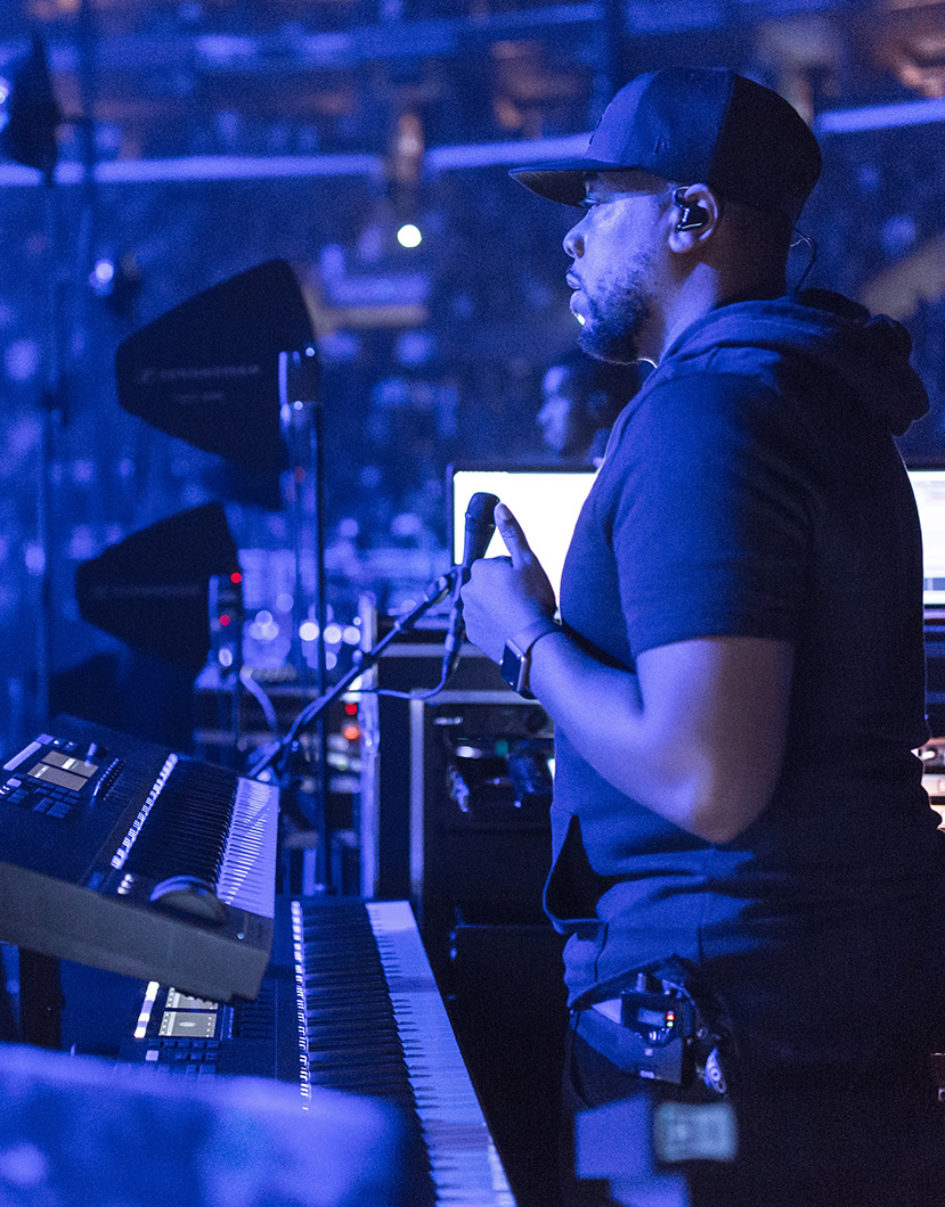 Behind Drake’s live production with D10 | Native Instruments Blog
