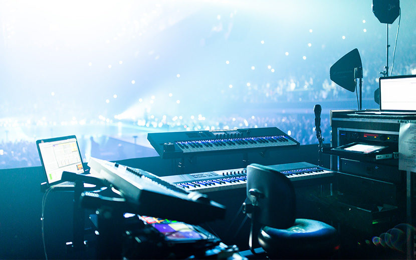 Behind Drake’s live production with D10 | Native Instruments Blog