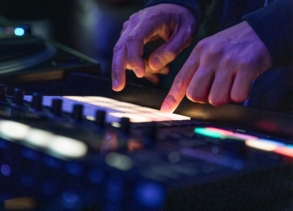 TLo – Turntablism, TRAKTOR, and touring | Native Instruments Blog