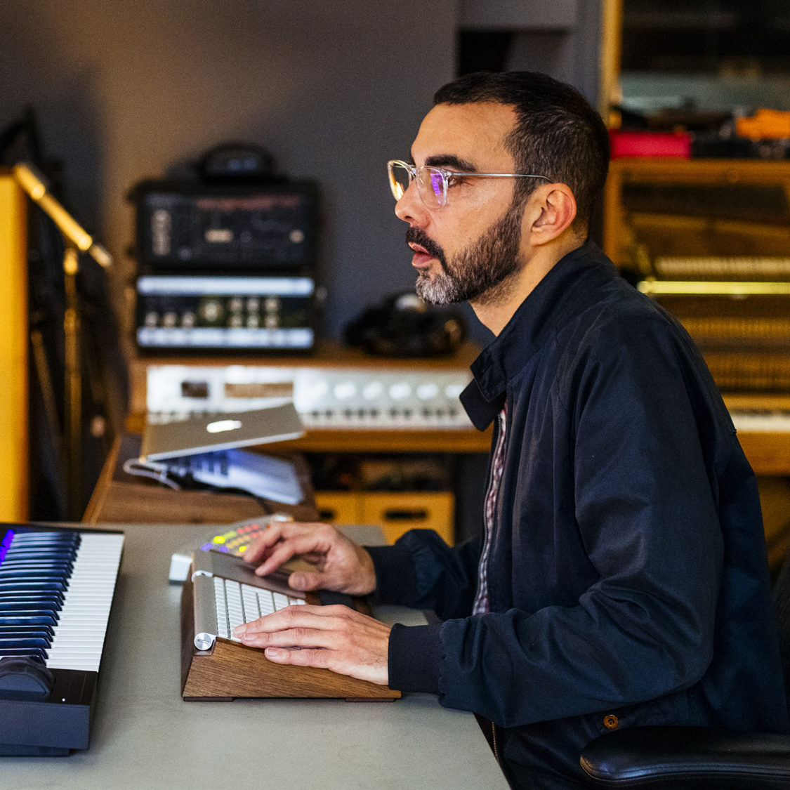 Netflix, punk rock, and 808s: In the studio with German hitmaker ...