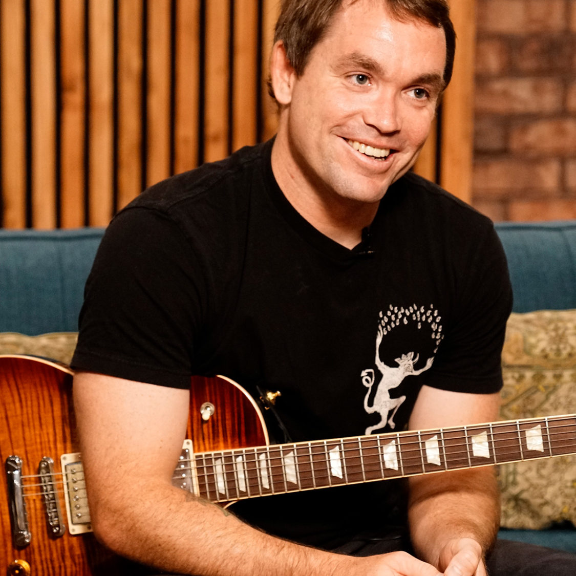 Deafheaven guitarist Kerry McCoy shreds on his custom GUITAR RIG 6 ...