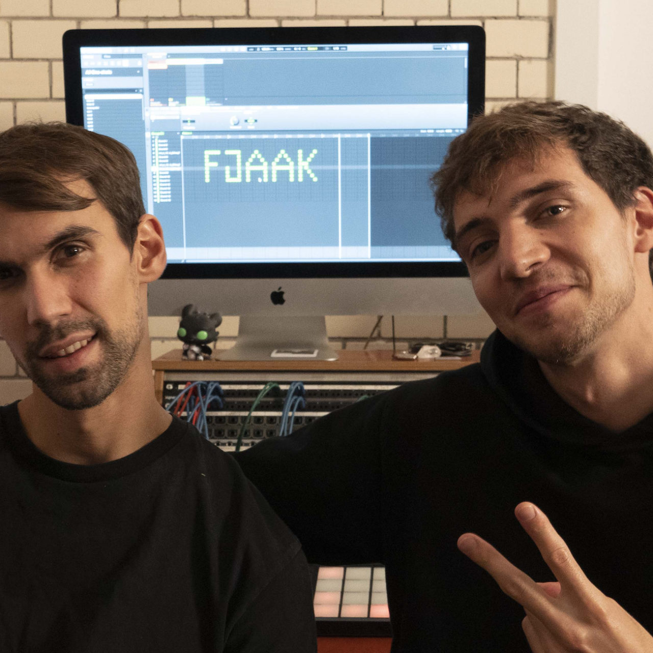 How to make your kick drums bang with FJAAK and MASCHINE+ | Native ...