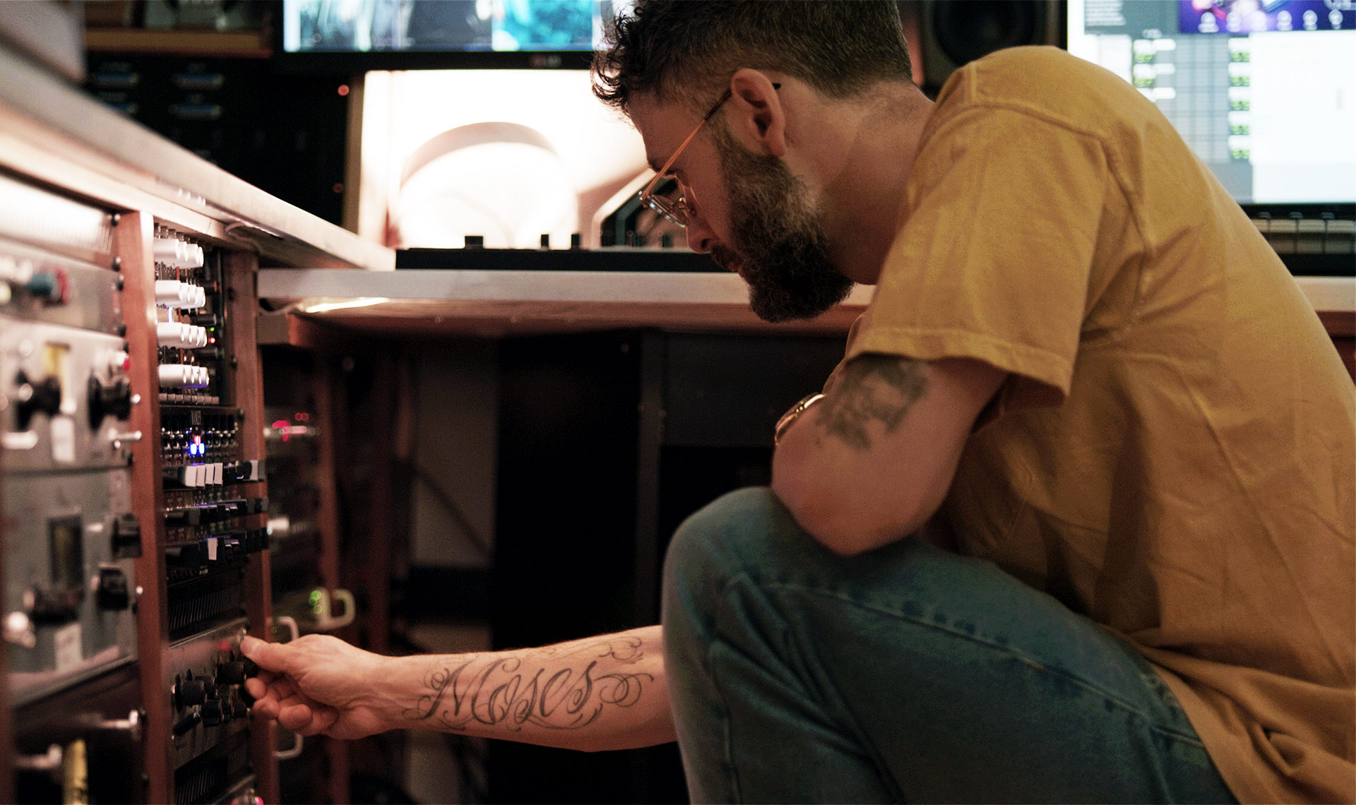 Go behind the scenes of 40’S VERY OWN DRUMS & KEYS – Native Instruments ...