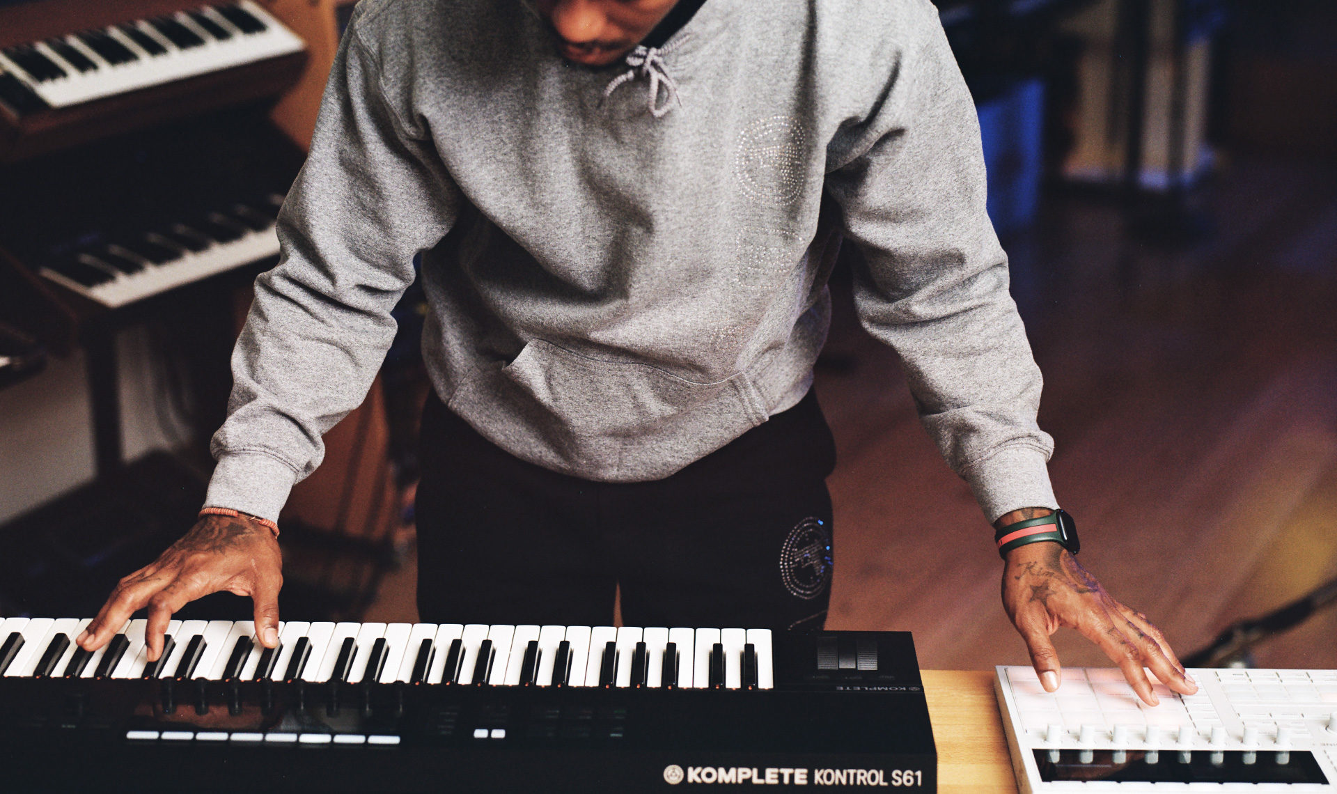 Lex Luger builds a cinematic trap beat with MASCHINE+