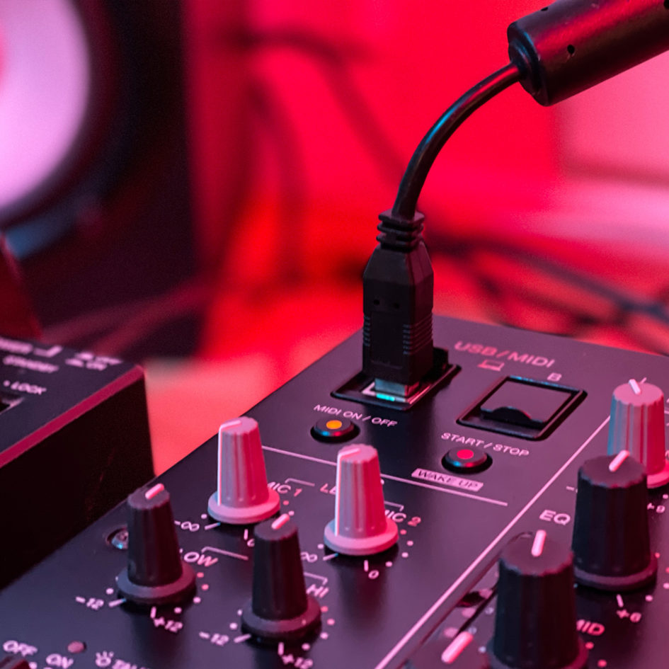 How to use CDJs with TRAKTOR – Native Instruments Blog