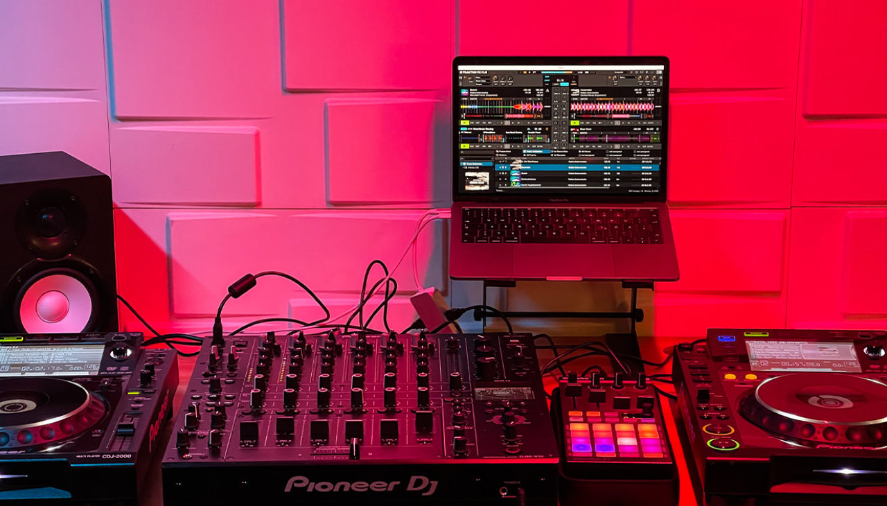 How to mix vinyl into TRAKTOR sets | Native Instruments Blog