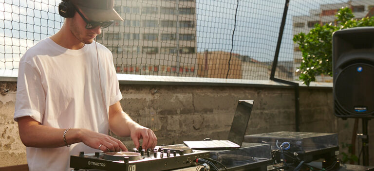 Beginner DJ equipment: what you need to start DJing | Native ...