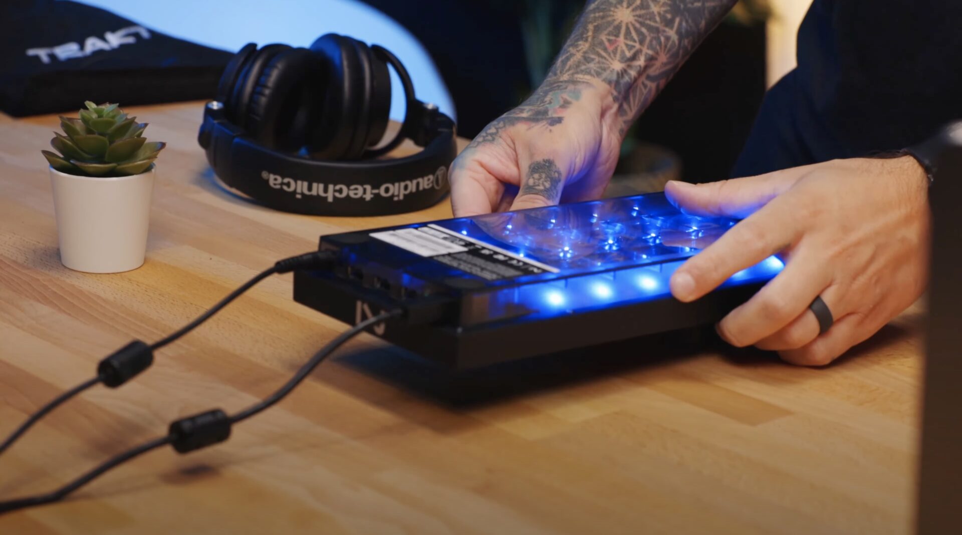 Getting started with the Traktor X1 MK3 DJ controller | Native ...