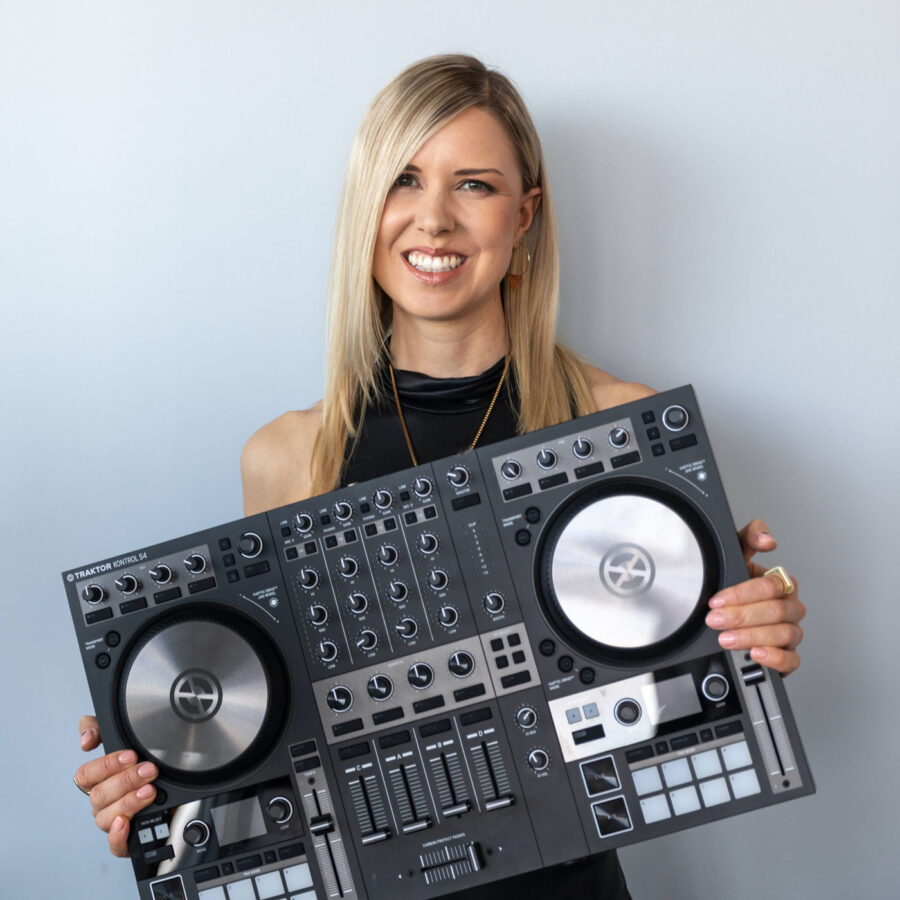 How to become a DJ: the ultimate guide – Native Instruments Blog