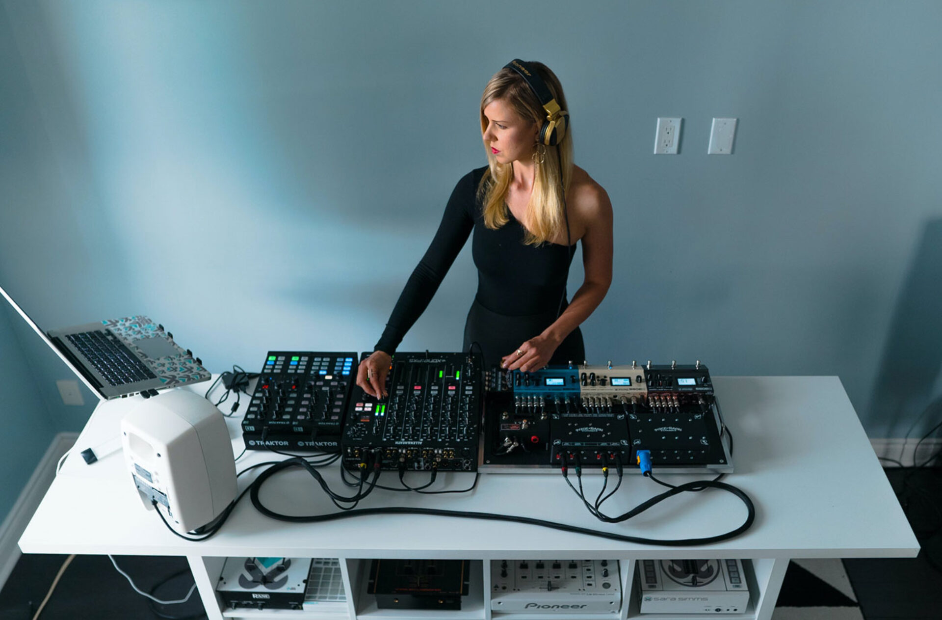 How to become a DJ: the ultimate guide | Native Instruments Blog
