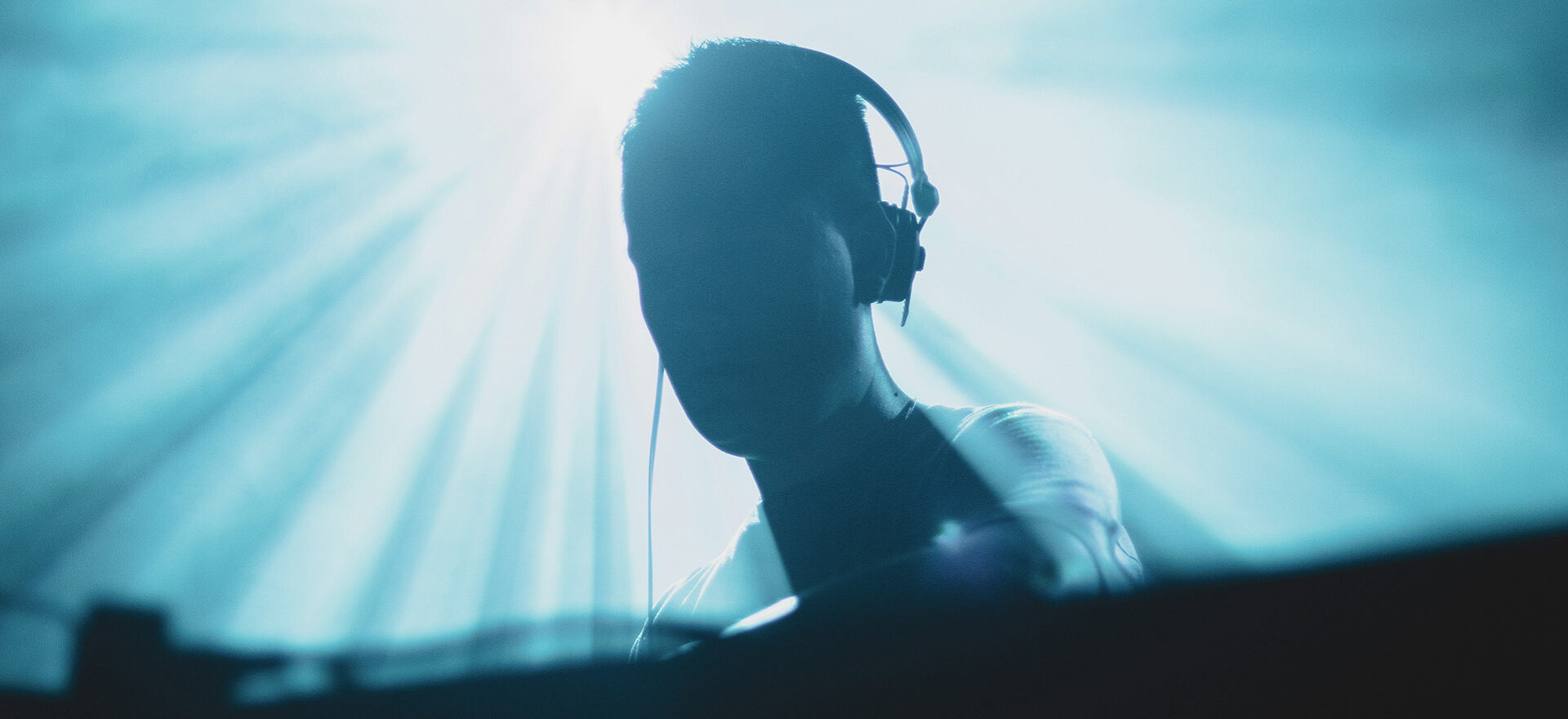 5 basic DJ transitions to keep your music in the flow | Native Instruments Blog