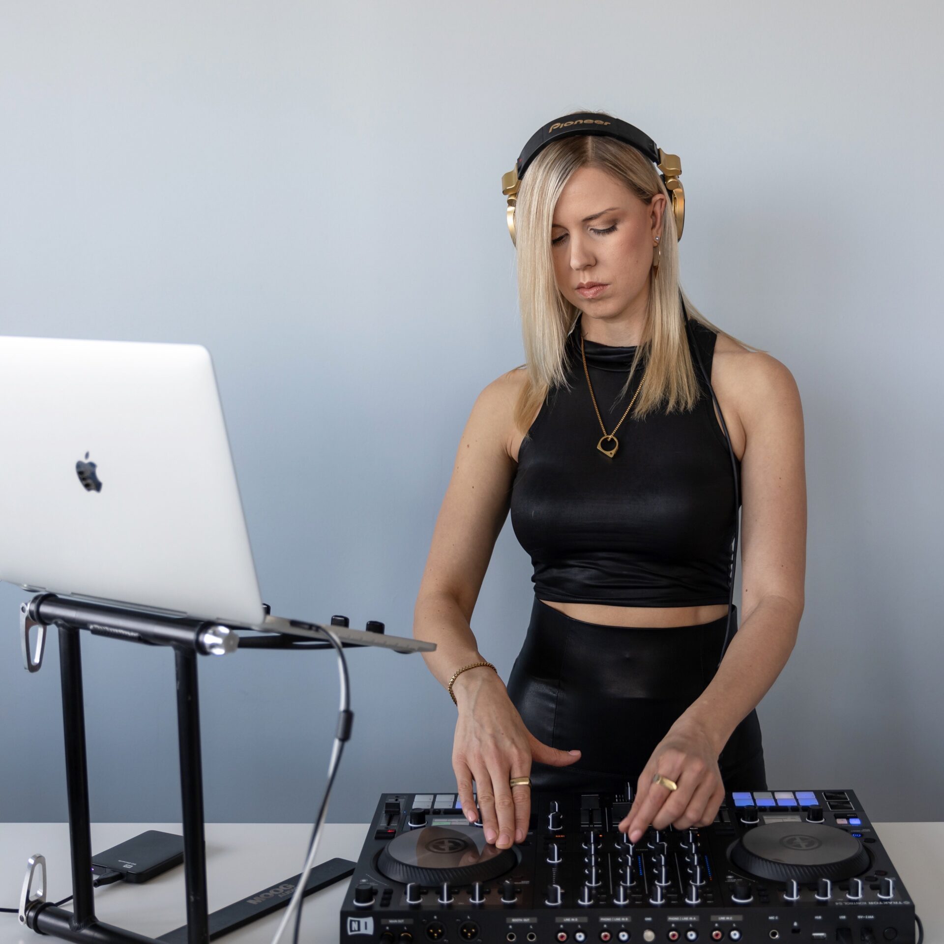 How to start DJing | Native Instruments Blog