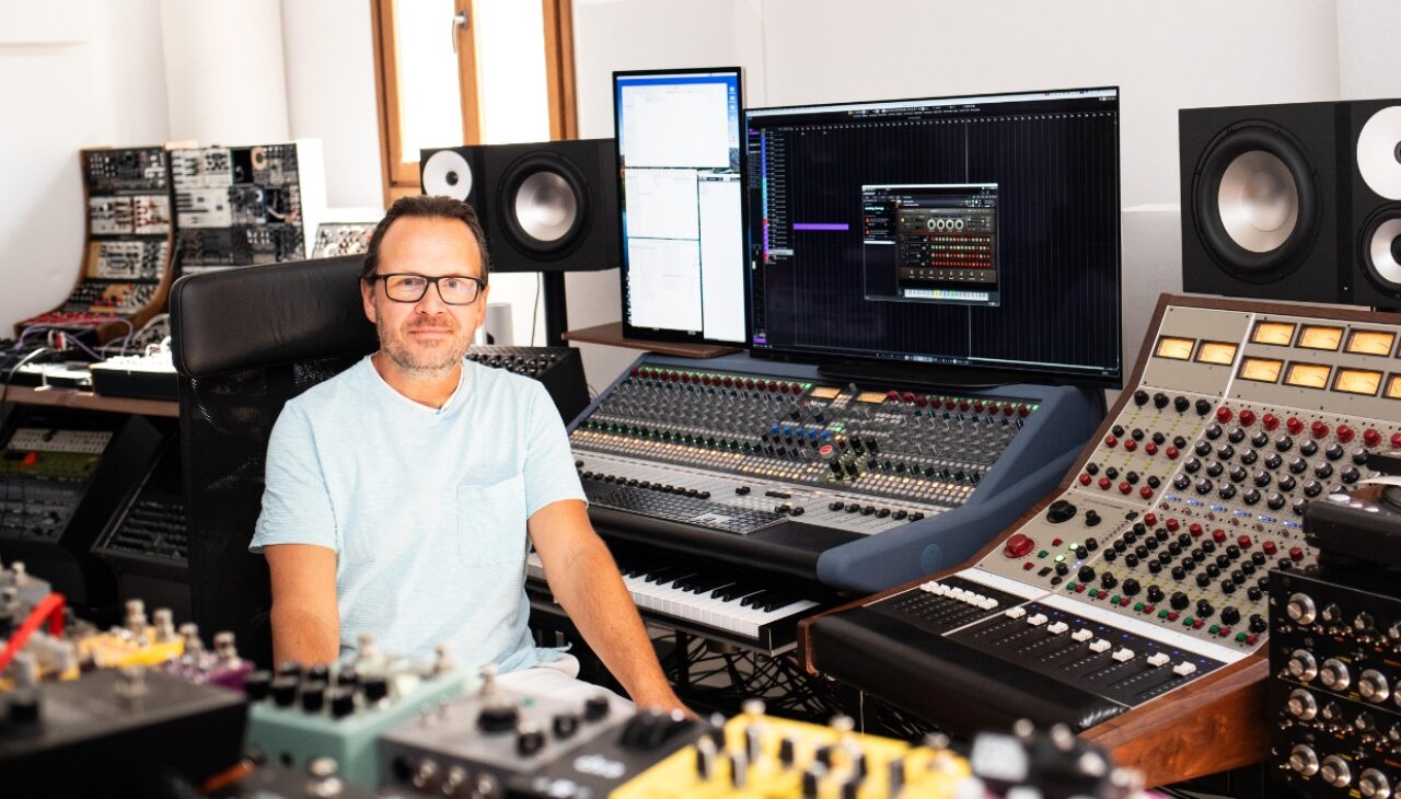 What is a glue compressor plugin? How to use it to create a cohesive ...